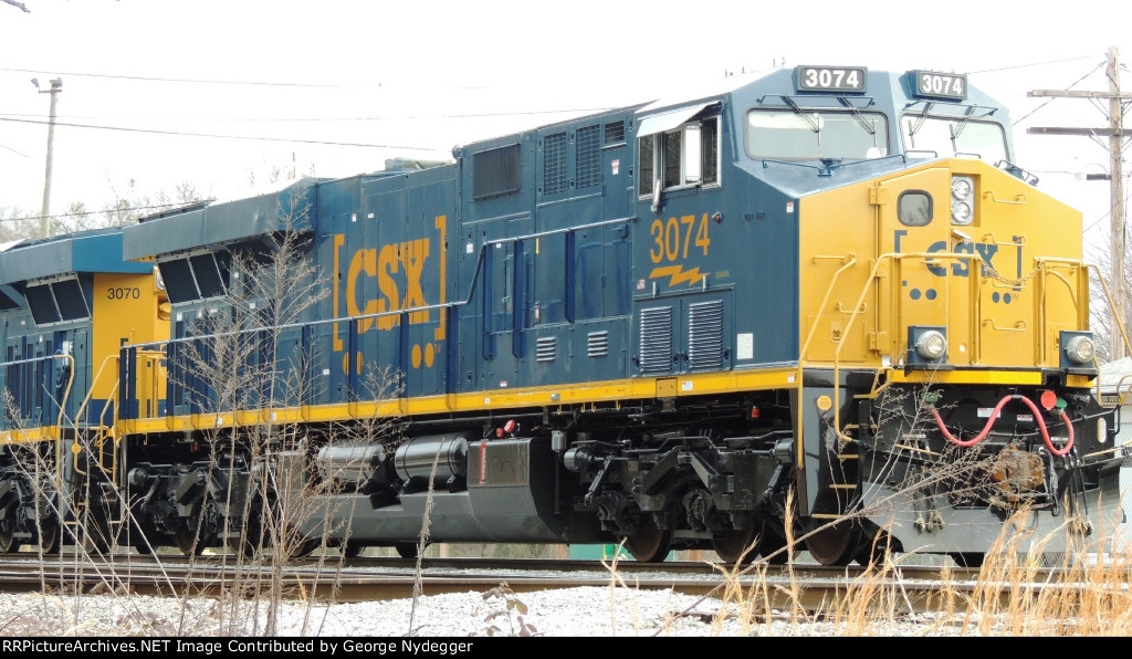 CSX 3074 ES44AH / NEW GEVO